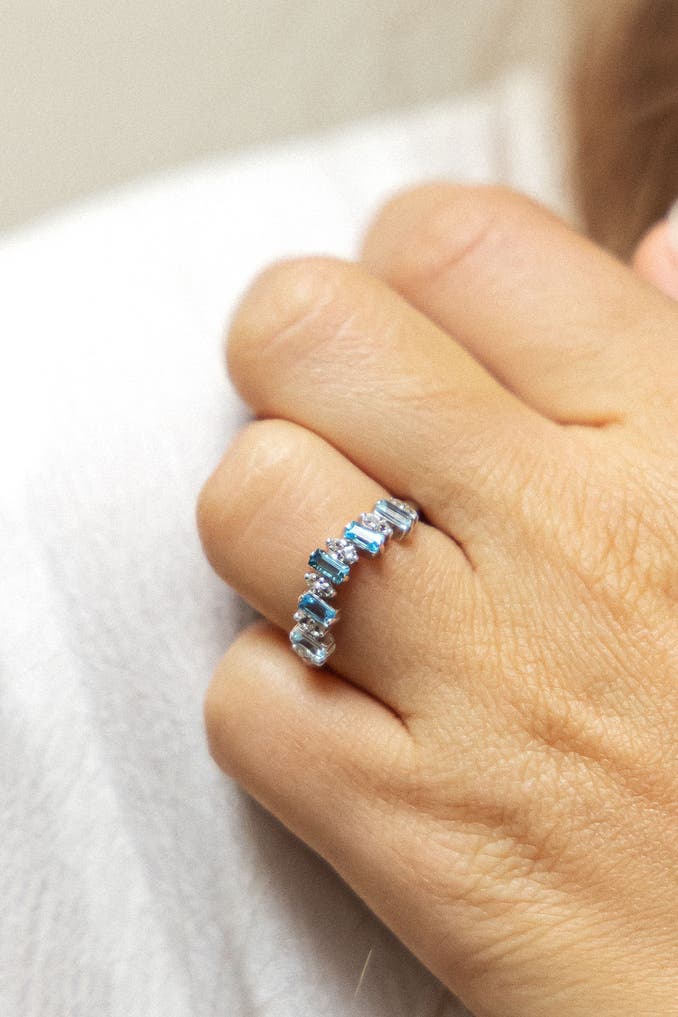 ZEEME Ring Silber 925 rhodiniert mit 12x Weißtopas + 5x Blautopas (beh ...