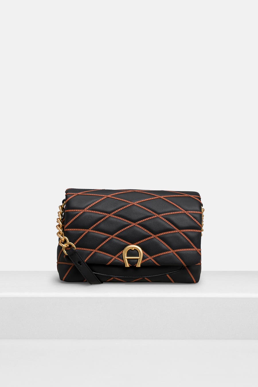 Aigner OUTLET: Taschen • bis 70%* günstiger | OUTLETCITY